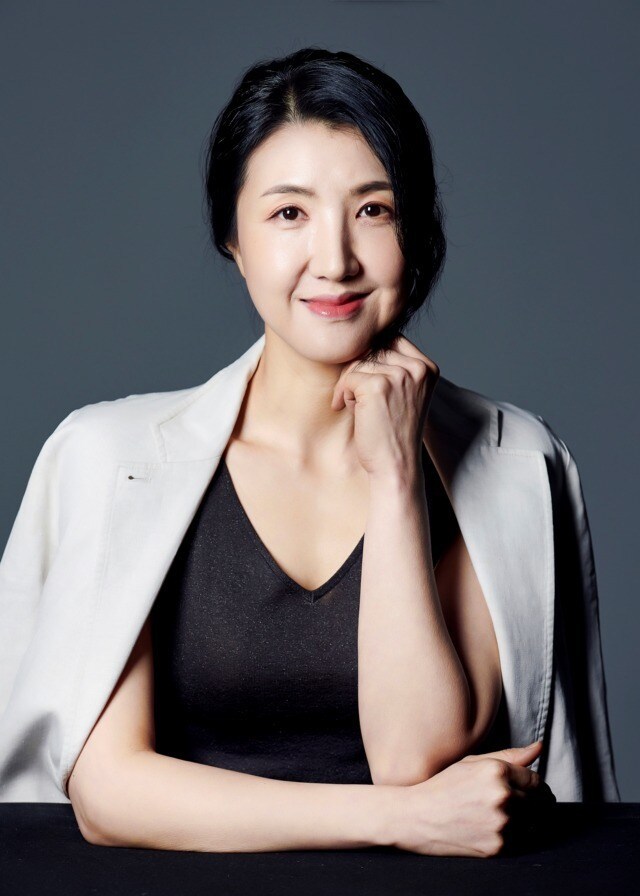 2521 김남이 디에이와이엔터와 전속계약…이덕화와 한솥밥 연예 캐시피드