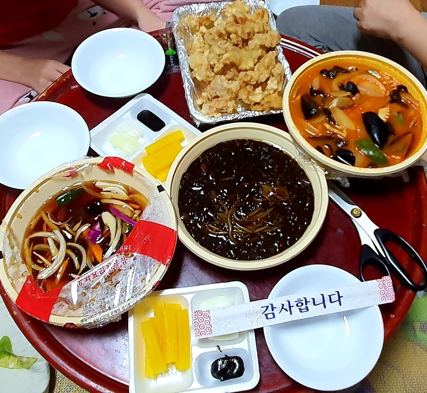 🌈배달음식🍜짜장면,짬뽕,탕수육🥦면색깔이 초록녹차면 입니다👍 | 푸드 | 캐시피드
