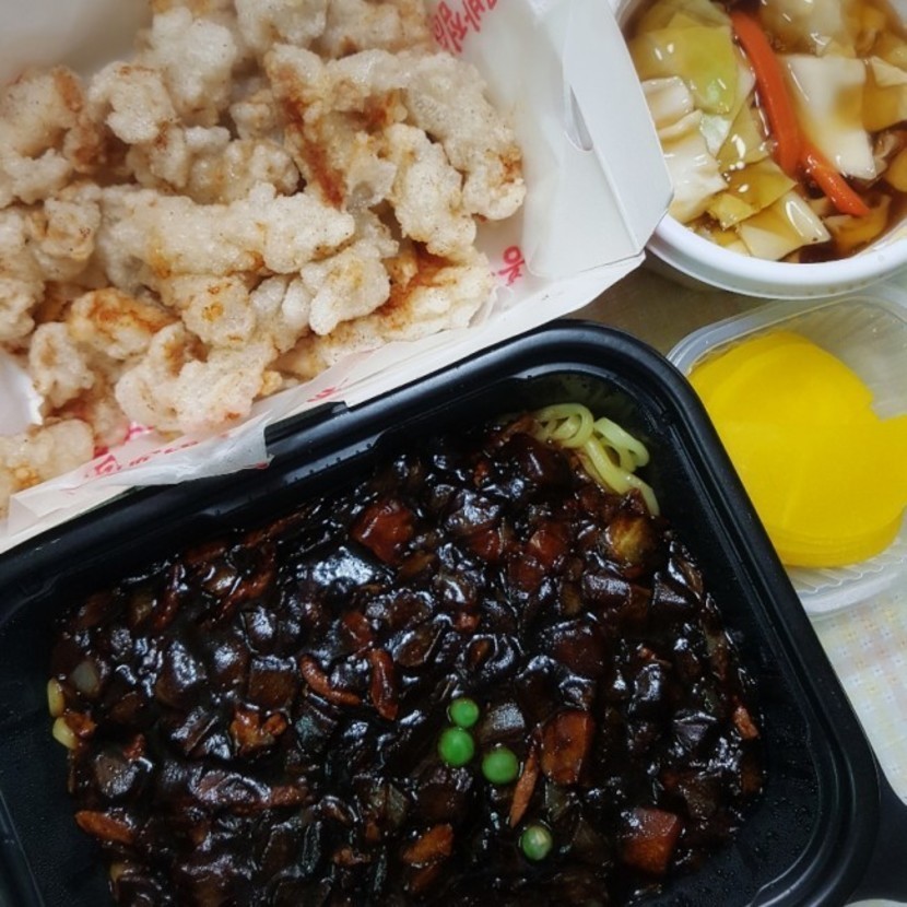 주말아침은 홍콩반점 짜장면 탕수육~~ | 뉴스트림